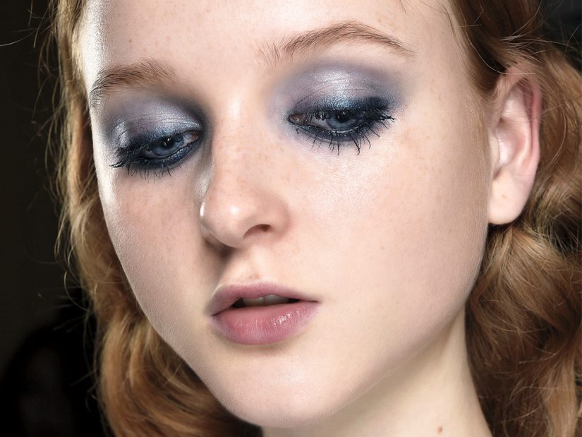 How to Embrace the Blue Beauty Trend - 29Secrets