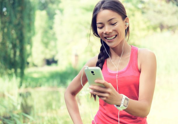 How to Stay Fit with Light Exercises to Do at Your Desk - 29Secrets