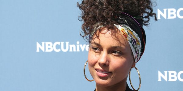 How to Rock the Bare Beauty Trend With Confidence - 29Secrets