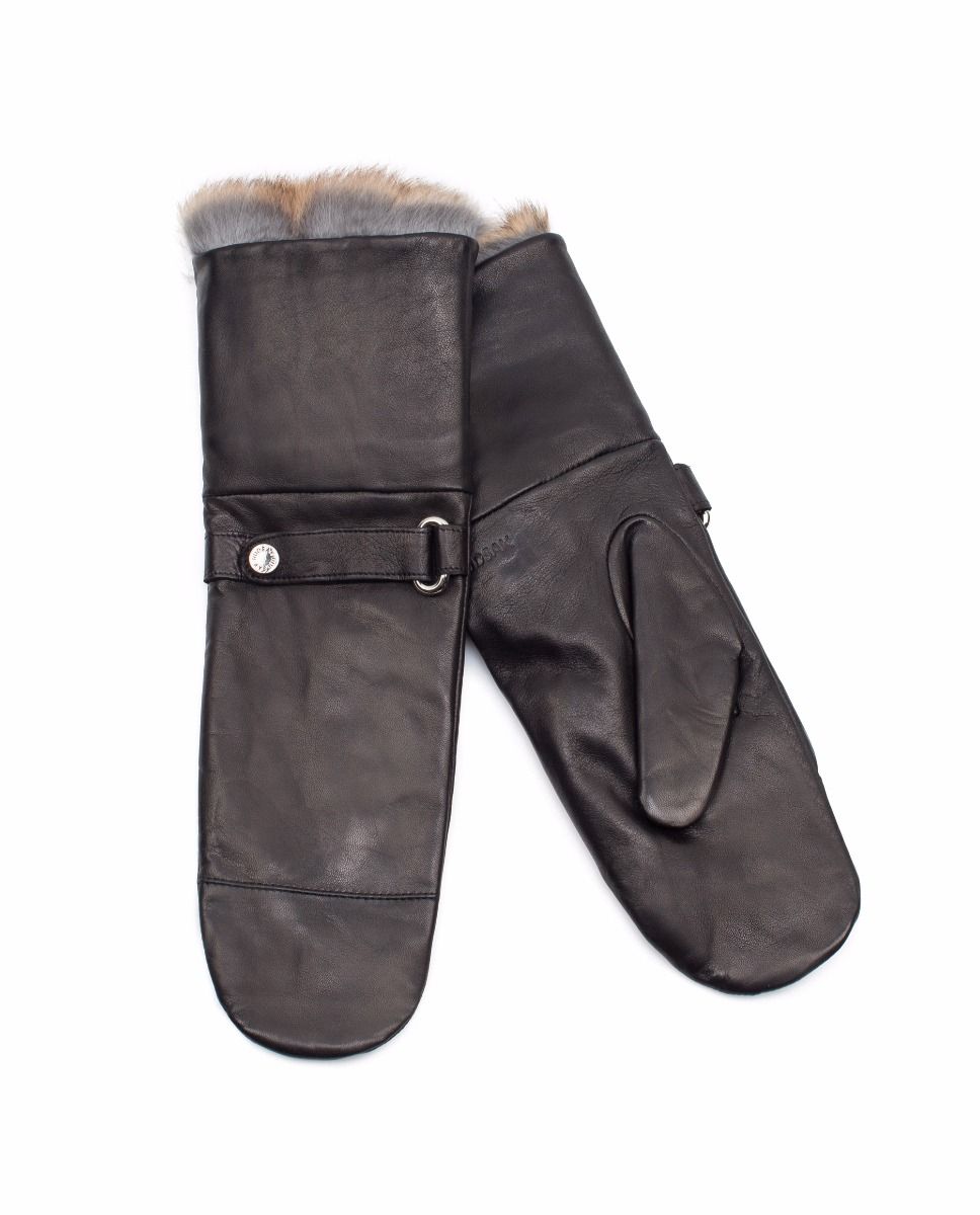 Cold Weather Accessories That Will Keep You Warm and Looking Chic ...