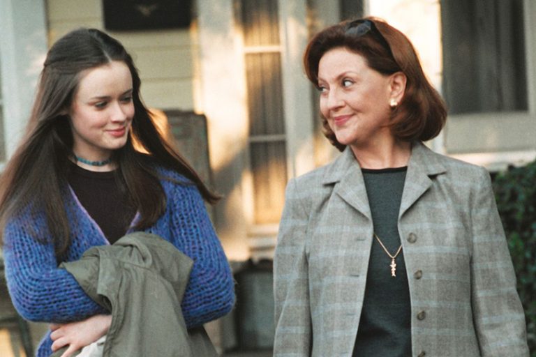 Gilmore Girls, Season 1, Episode 19 Recap: Emily in Wonderland - 29Secrets