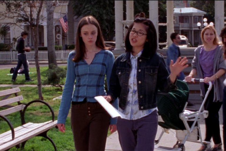 Gilmore Girls, Season 1, Episode 1 Recap: Pilot - 29Secrets