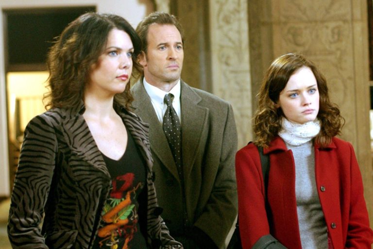 Gilmore Girls, Season 6, Episode 13 Recap: Friday Night's Alright for ...