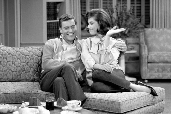 Here's Why Mary Tyler Moore's Capri Pants Were Such A Big Deal In The ...